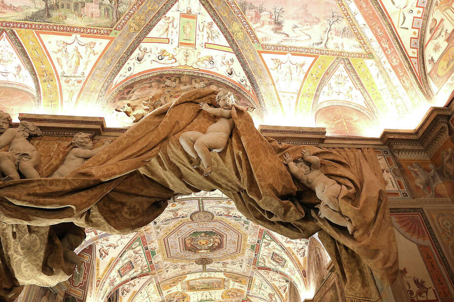 Inside the Pope's residence - Connecticut Post