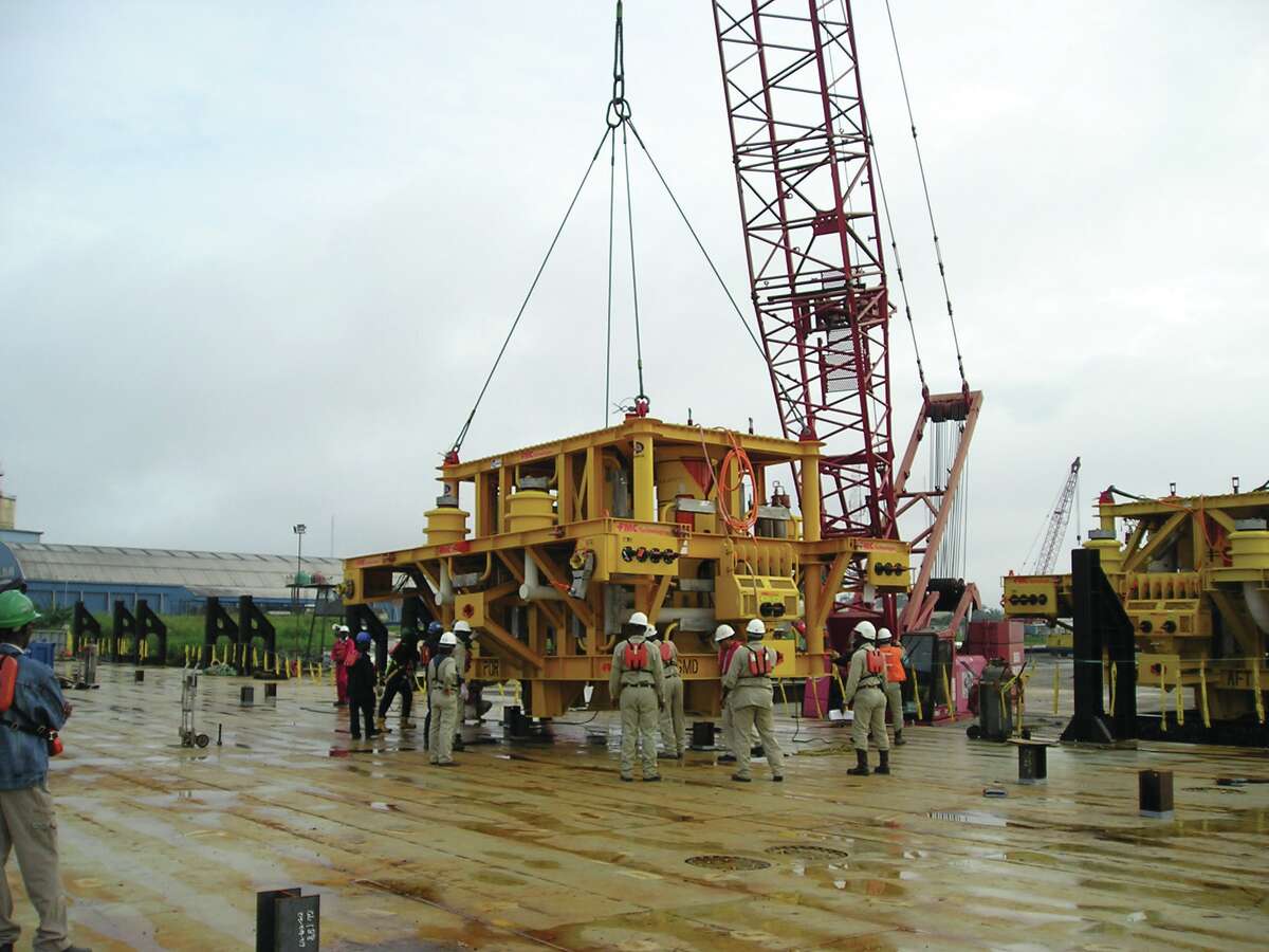 Subsea work lifts FMC Technologies' profit