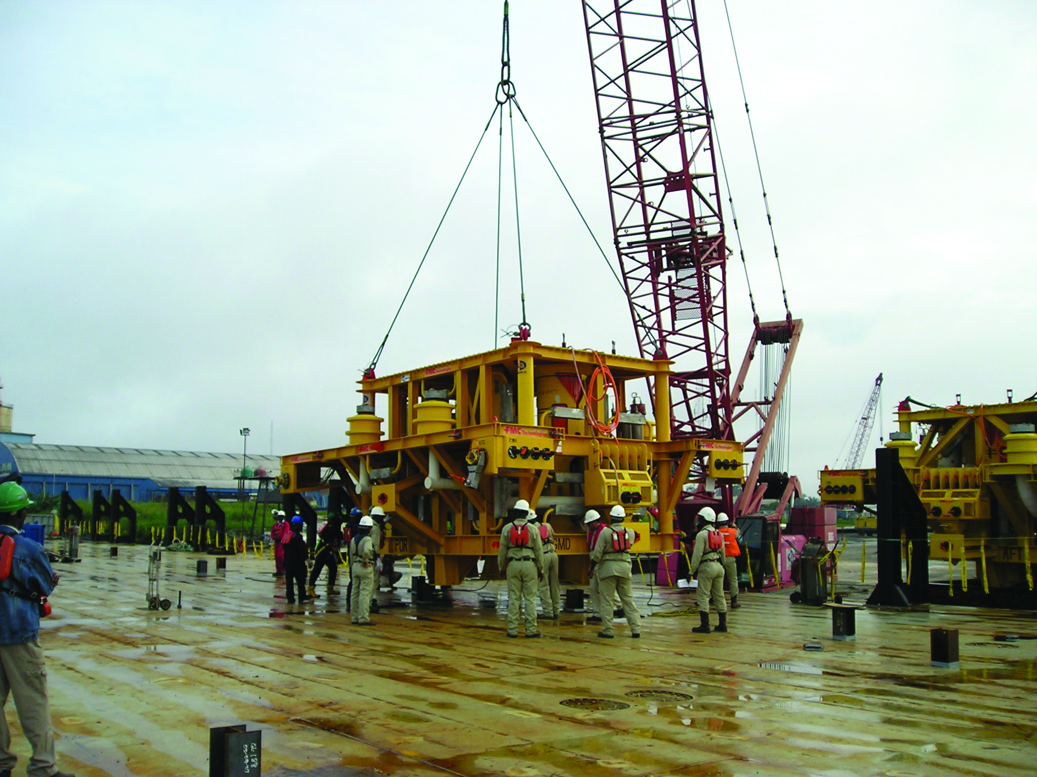 Subsea work lifts FMC Technologies' profit