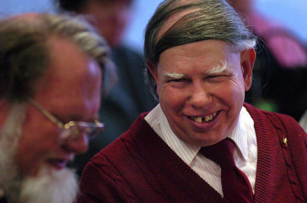 Bill Frueh dies; helped with wit