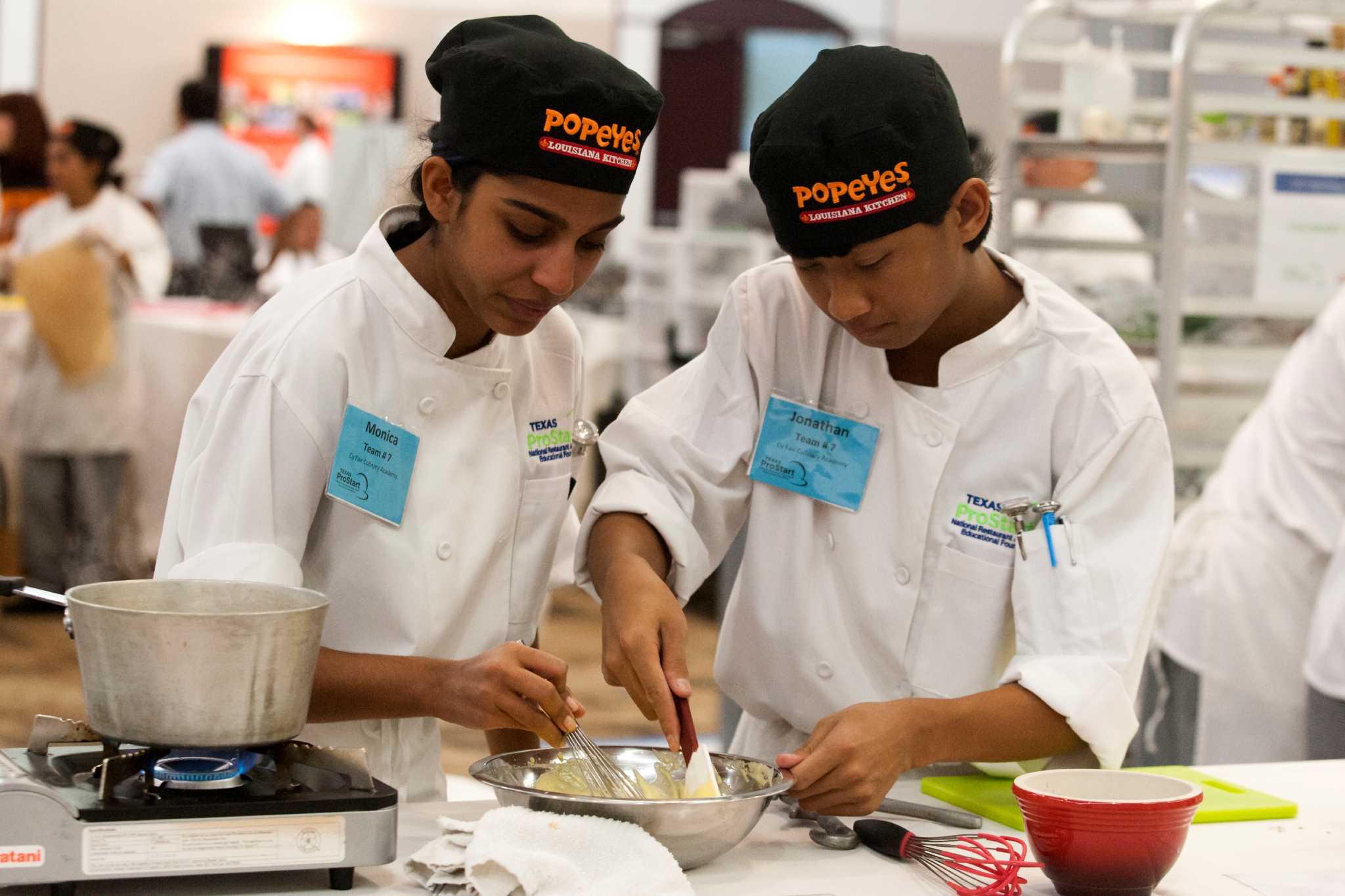 Budding chefs stir up friendly competition