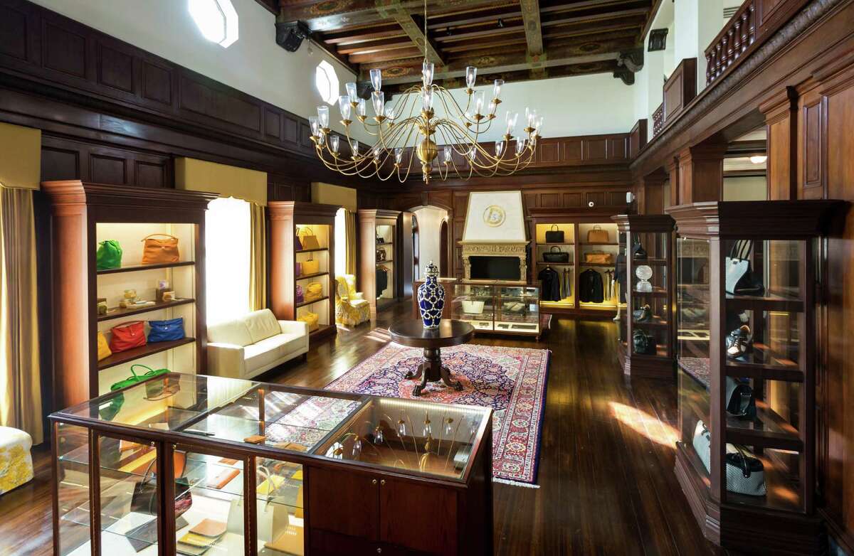 Hakeem Olajuwon's DR34M Line Debuts At Knolls