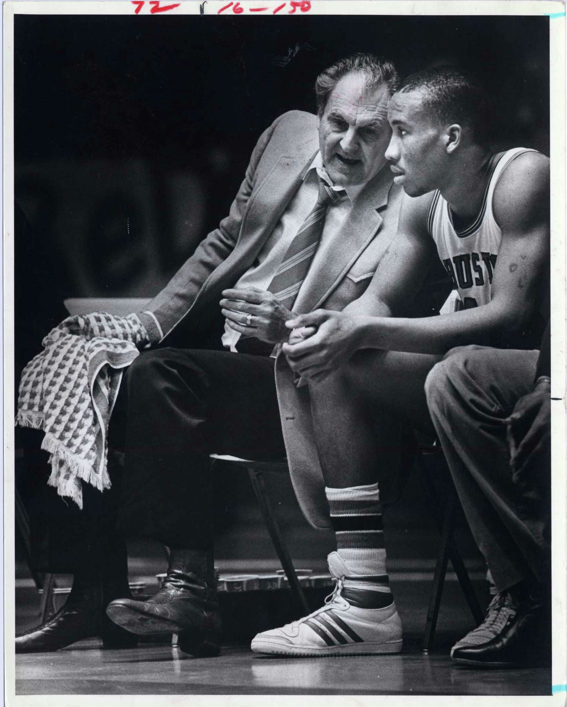 Legendary UH basketball coach Guy V. Lewis dies