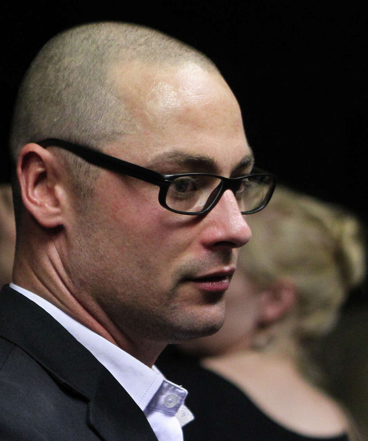 Pistorius sobs in court