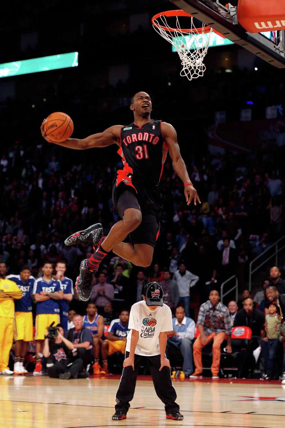 Raptors' Ross captures NBA slam-dunk title
