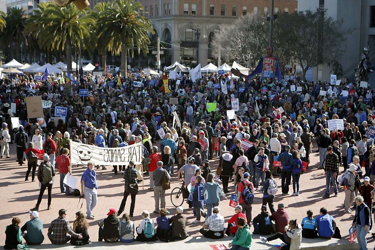 Thousands protest Keystone XL pipeline