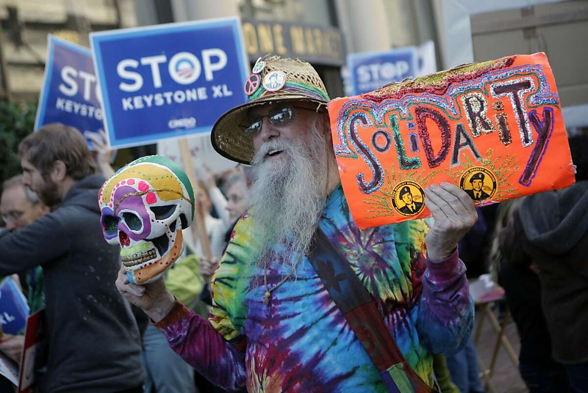 Thousands protest Keystone XL pipeline
