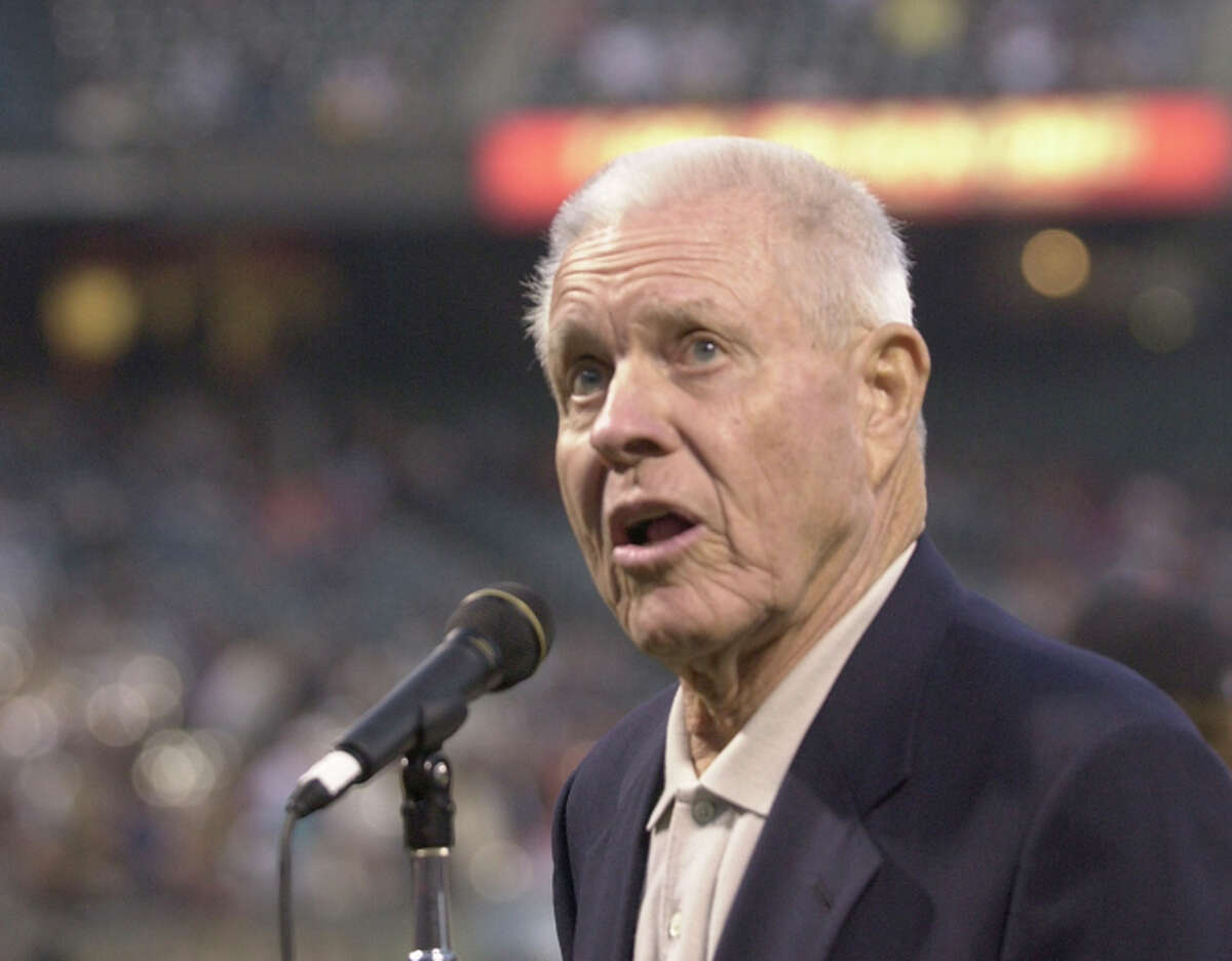 Lon Simmons, beloved Bay Area sportscaster, dead at 91