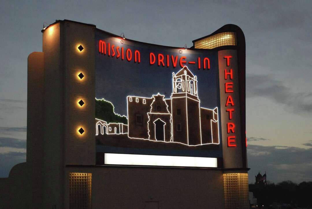 Drive-ins making a comeback in Texas