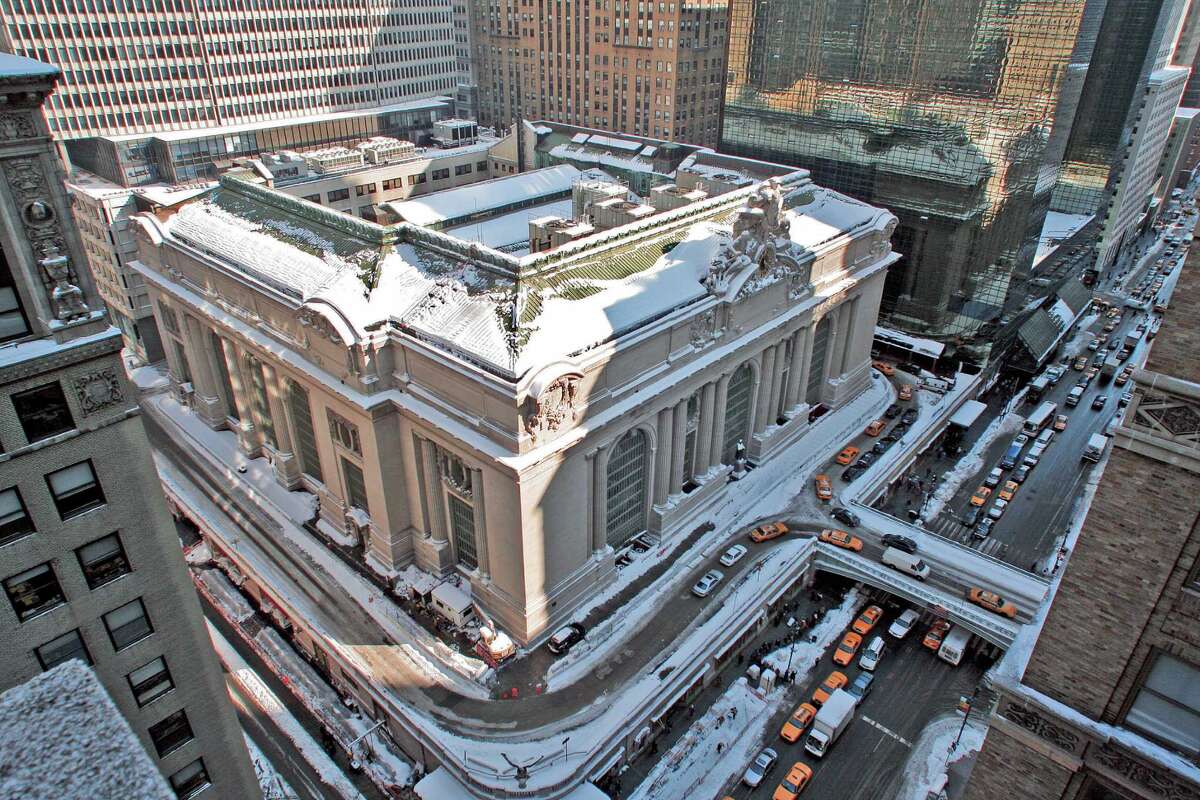 Pictures, text chart 100 years of Grand Central history