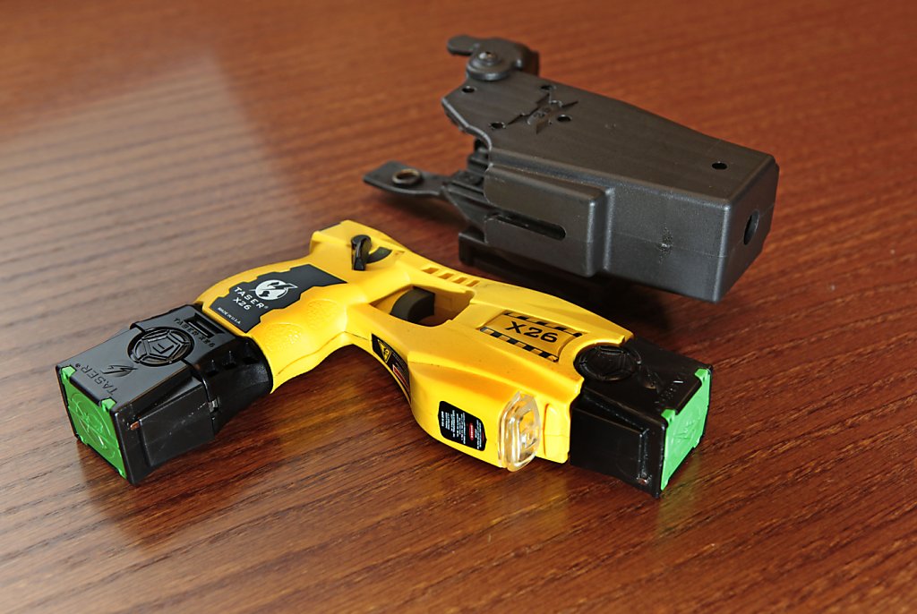 S.F. police chief seeks stun gun program