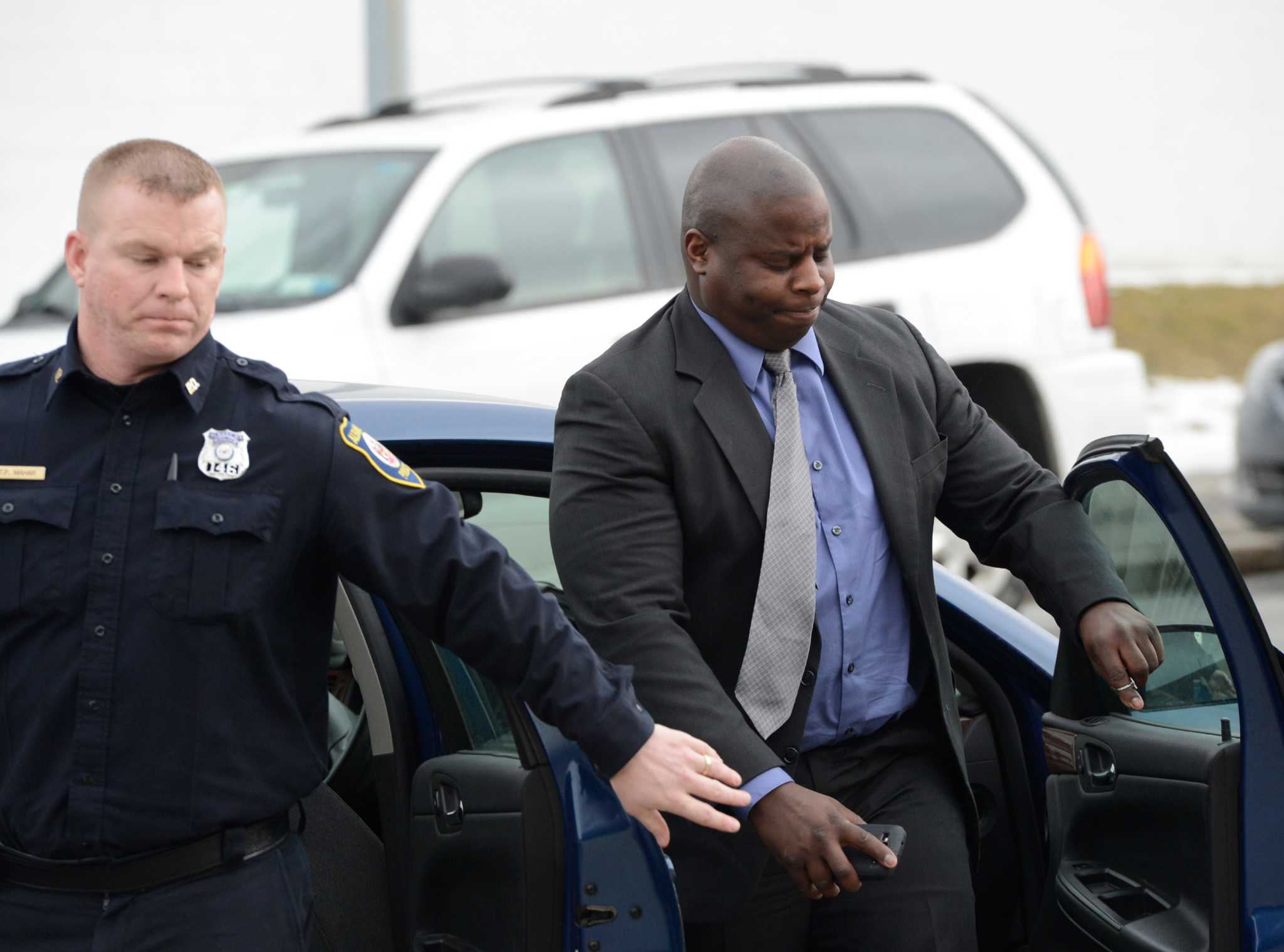 Officer pleads not guilty to DWI charge