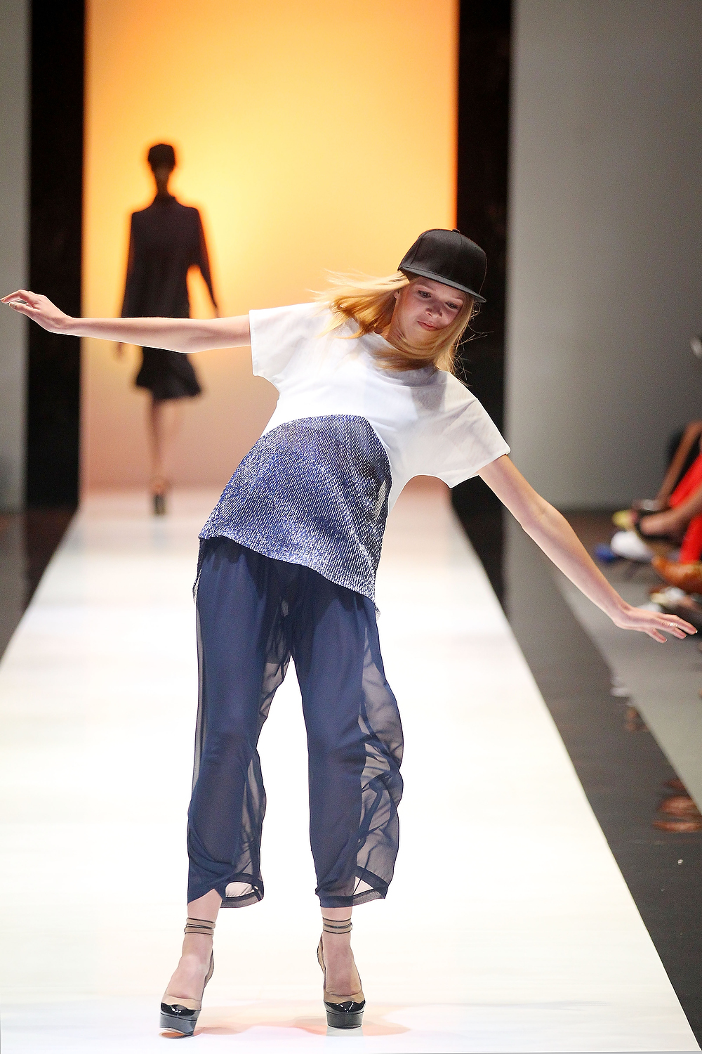 Clumsy models stumbling around on the runway