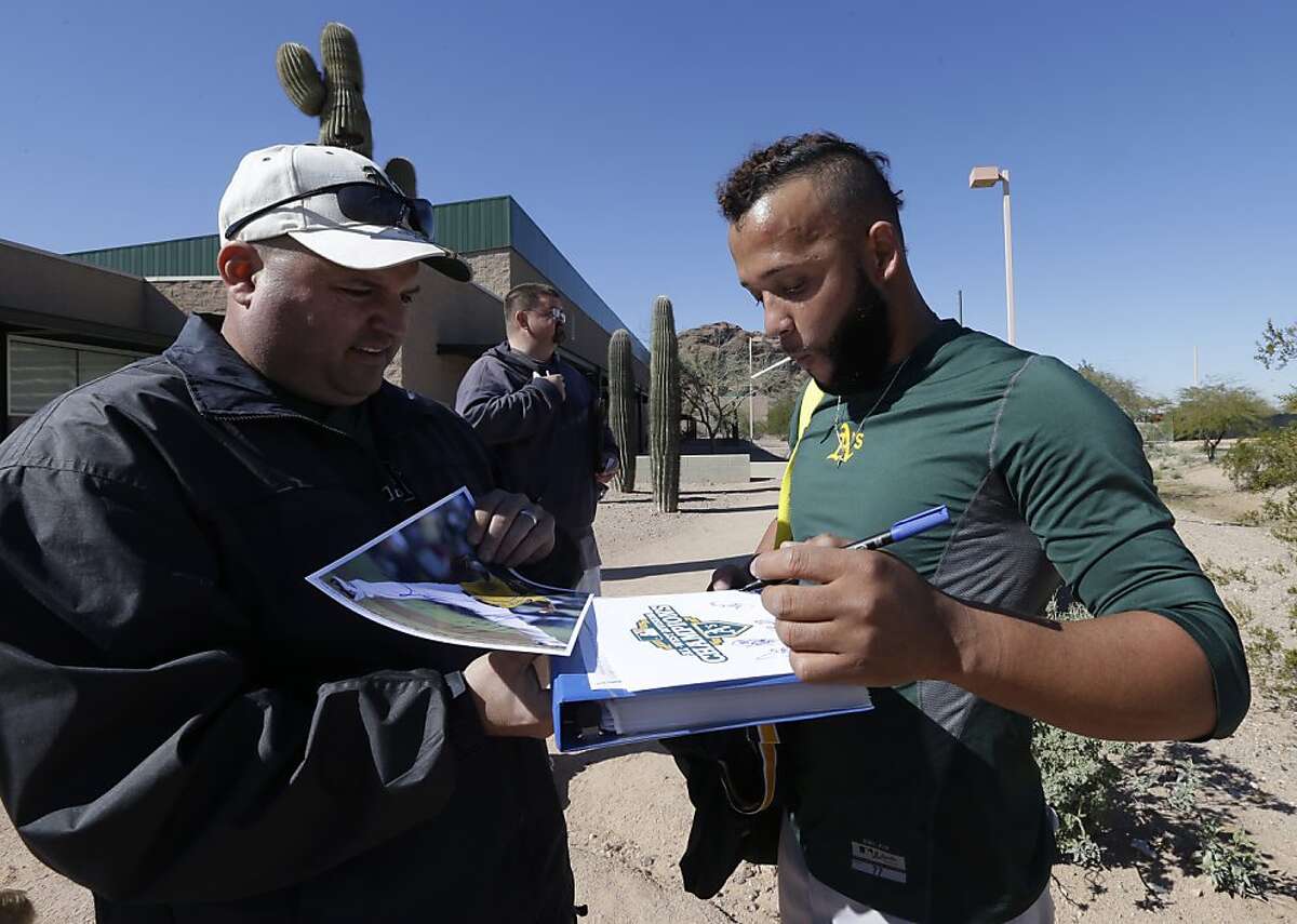 Bartolo Colon apologizes to A's, fans