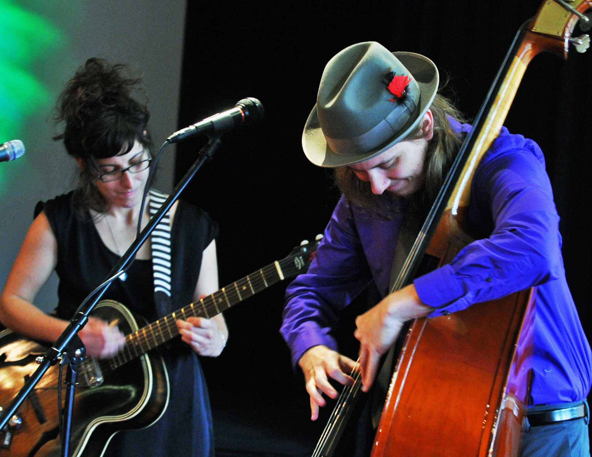Holly and Evan headline show to help Steamer No. 10
