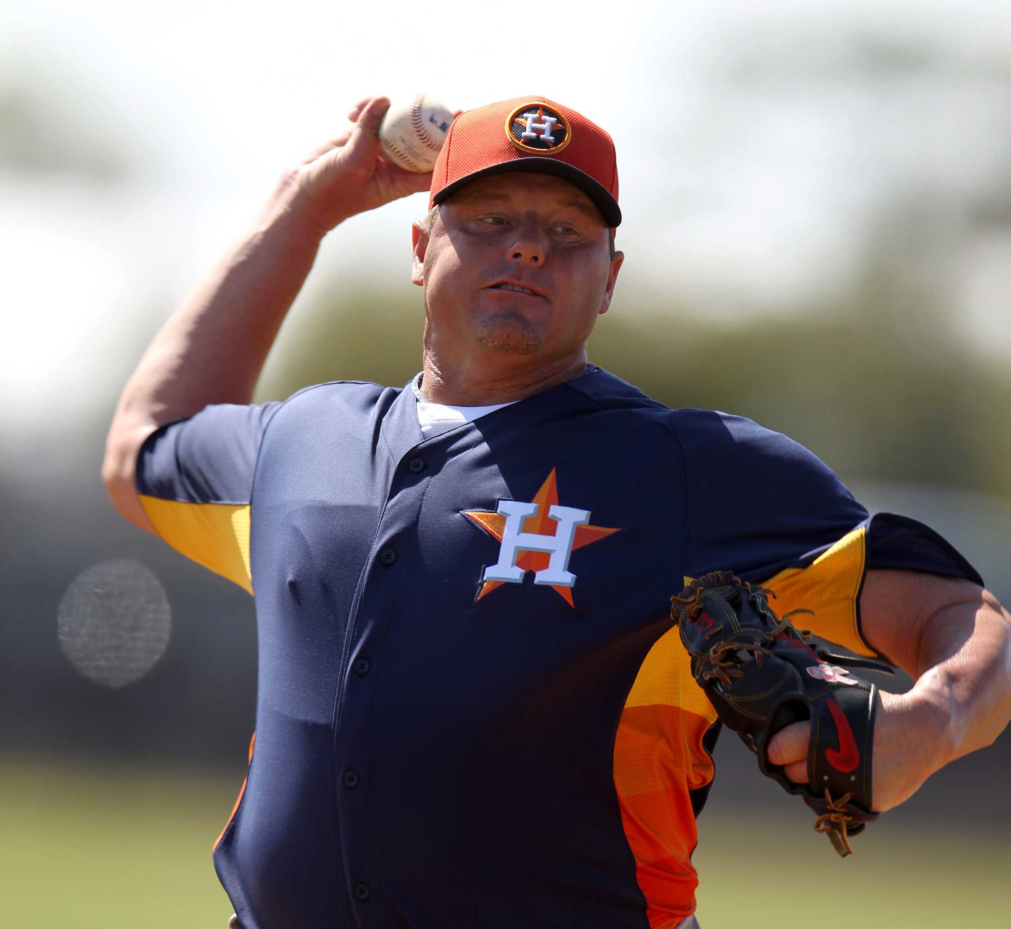 Roger Clemens leading team of ex-MLB players into amateur tournament