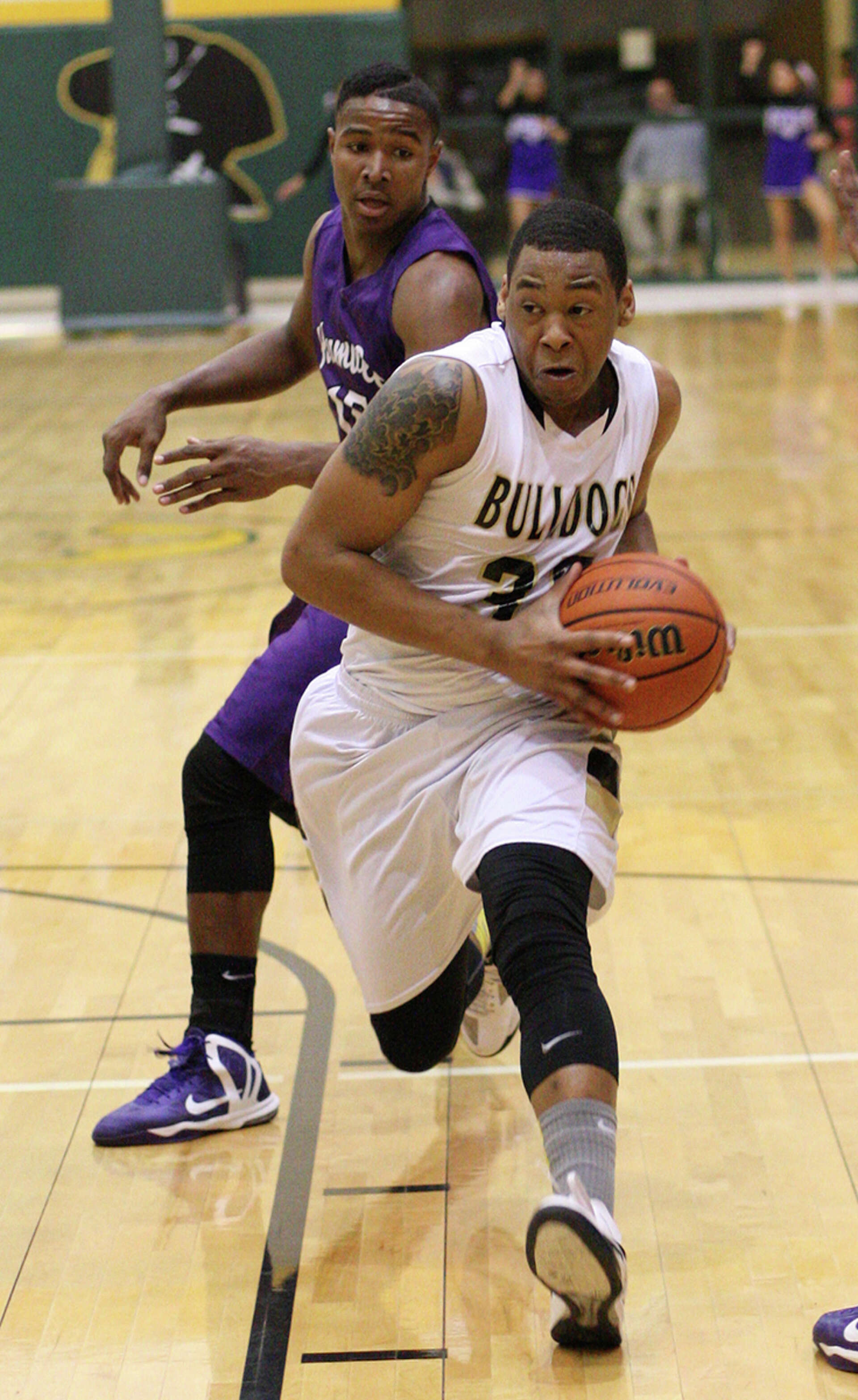 Does No. 1 Yates impact local basketball teams' playoff success?