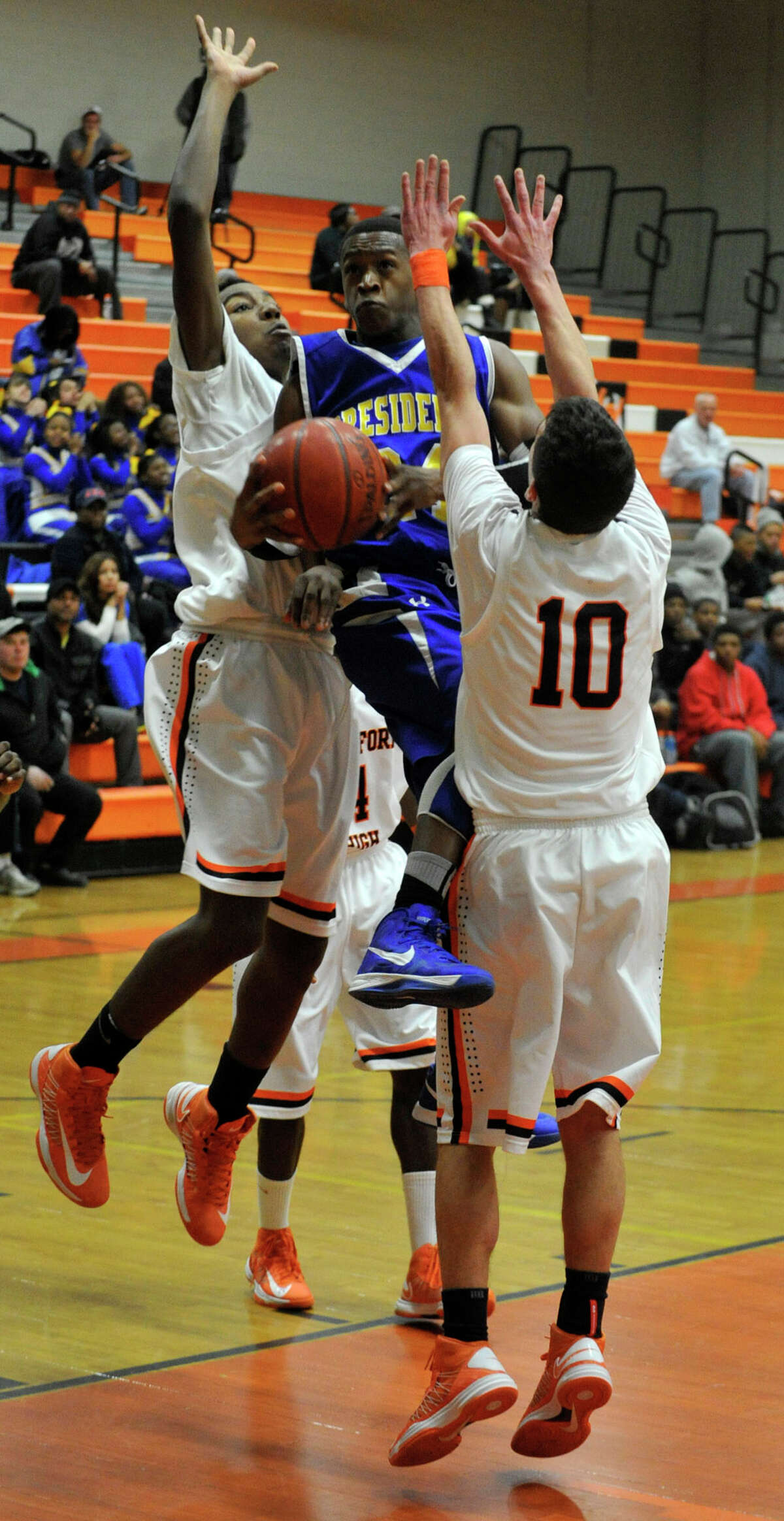 Harding boys basketball nips Stamford