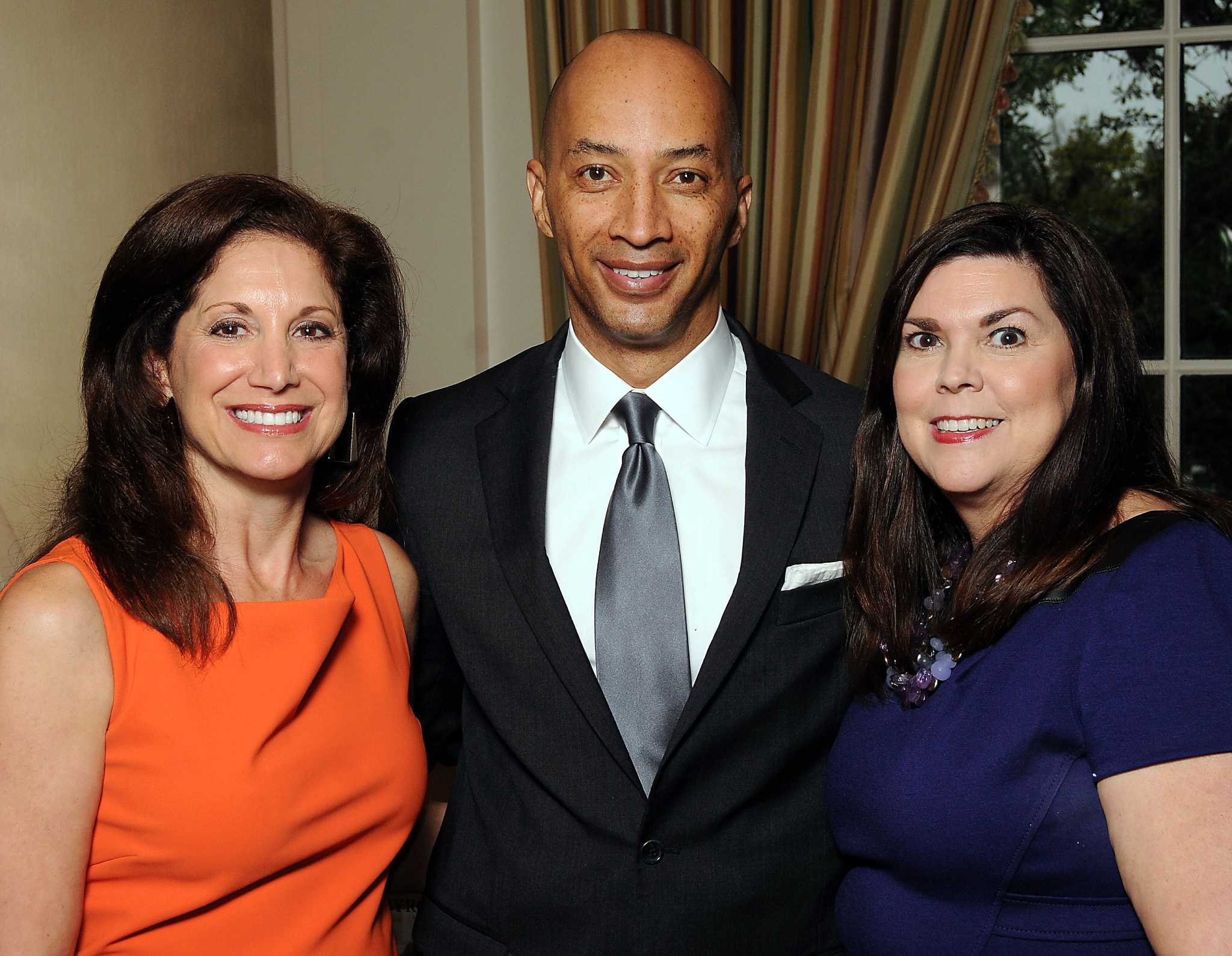 Byron Pitts speaks at Yellowstone Academy luncheon