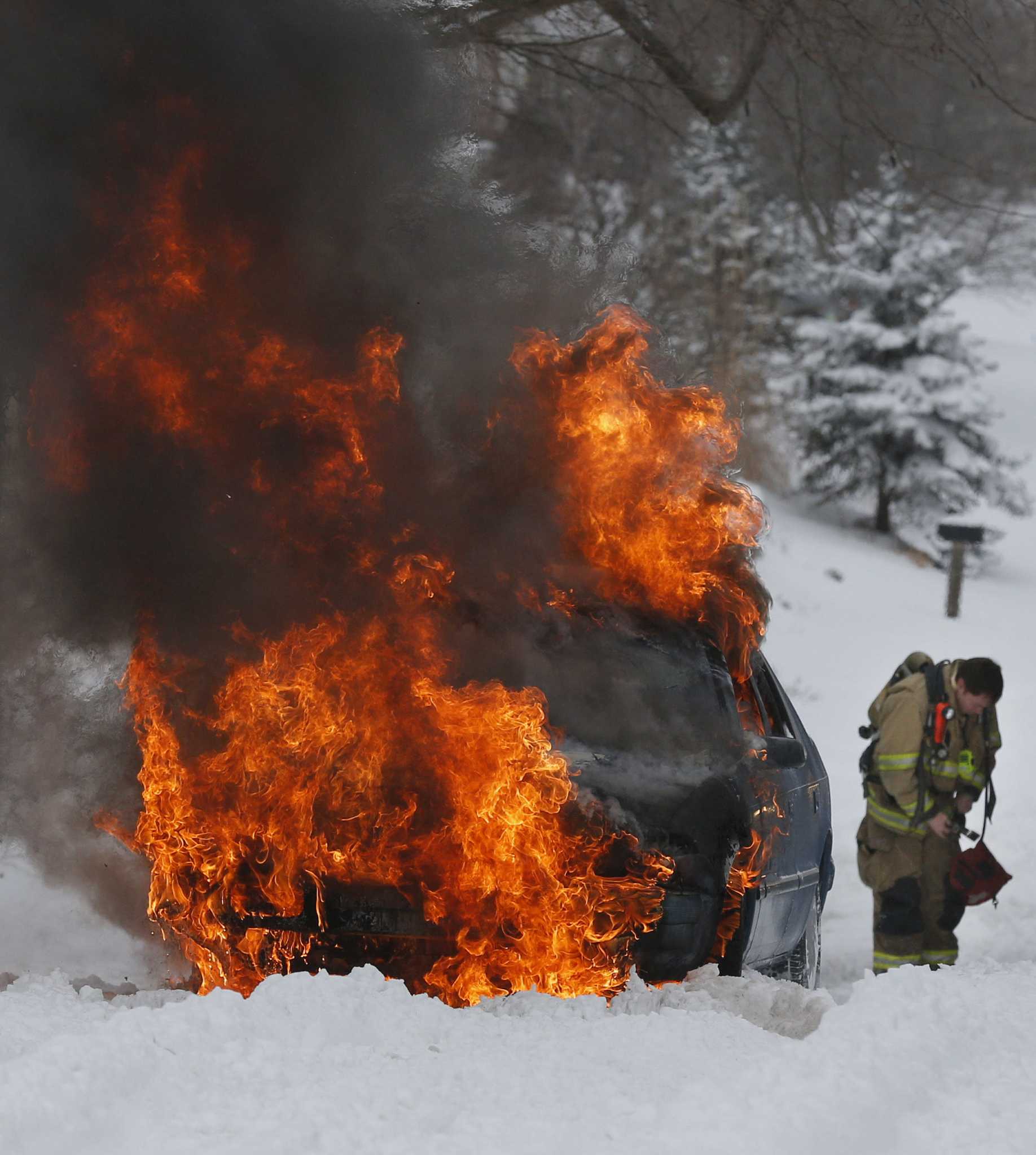 Midwest swaddled in blanket of snow; travel tough
