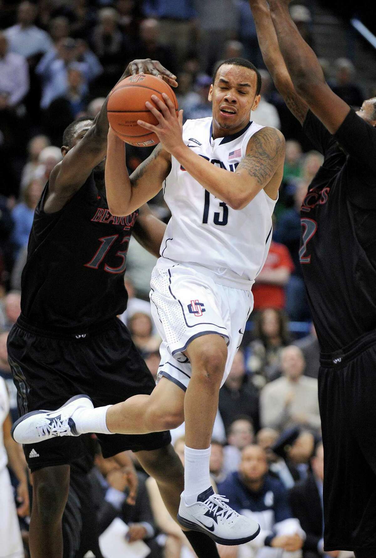 Napier, UConn beat Cincinnati in OT