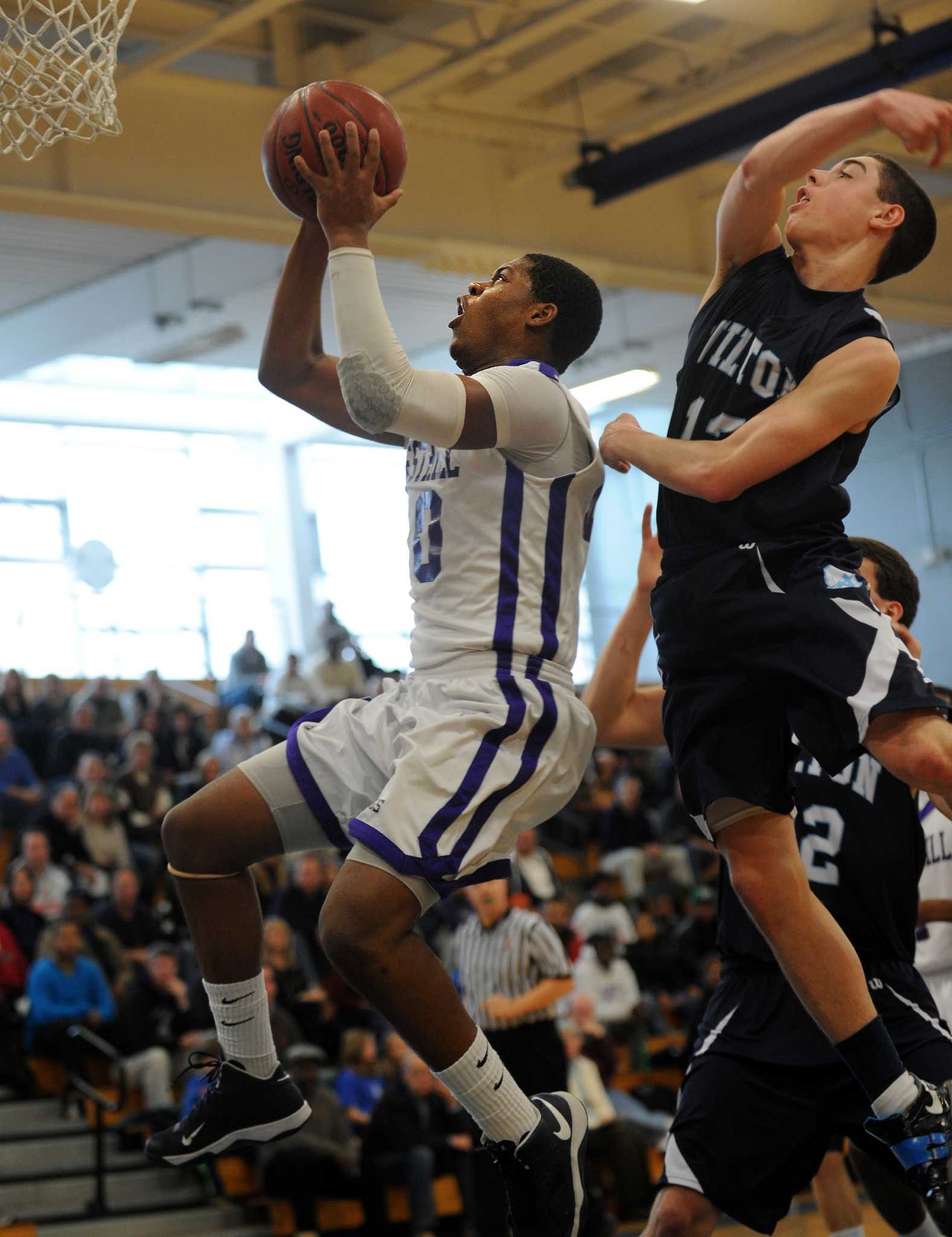Wilton upsets Westhill in OT to reach FCIAC semifinals