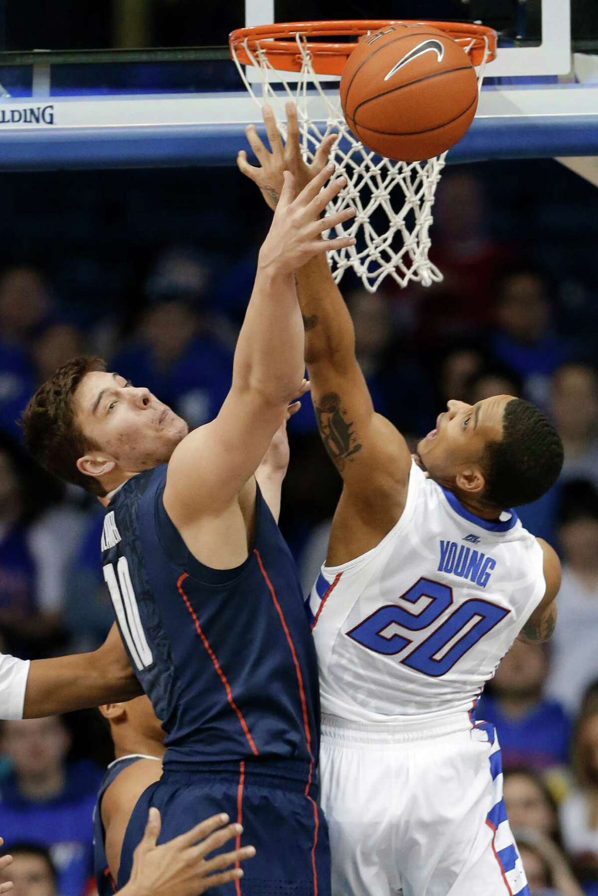 UConn men wipe out DePaul
