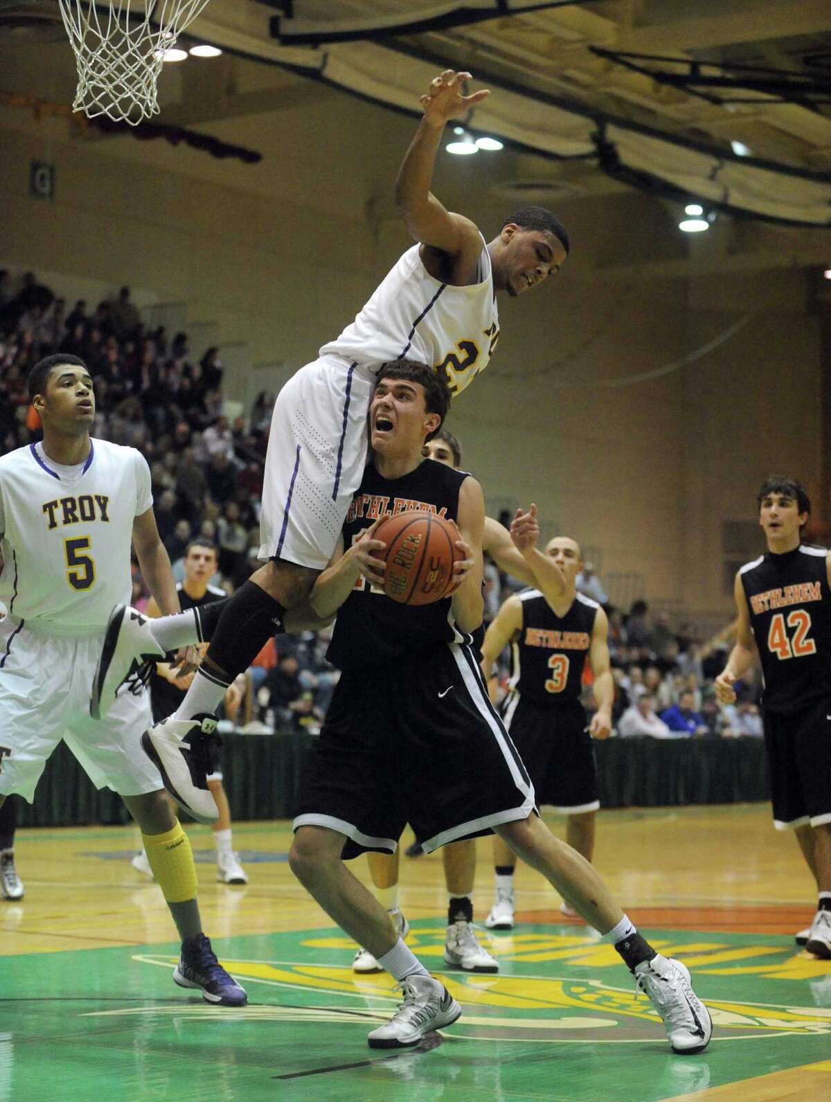 Troy sneaks past Eagles