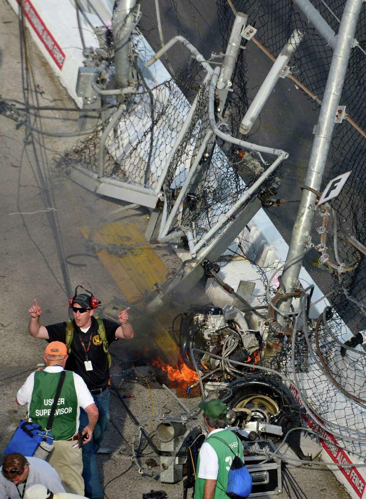 Crash at Daytona injures 33 fans