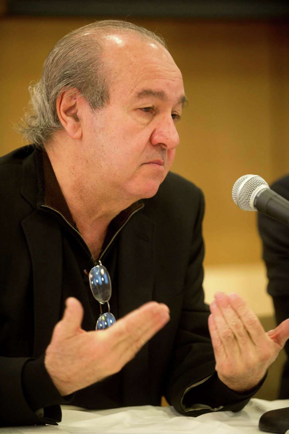 Gun-control panel in Darien turns to talk of culture change