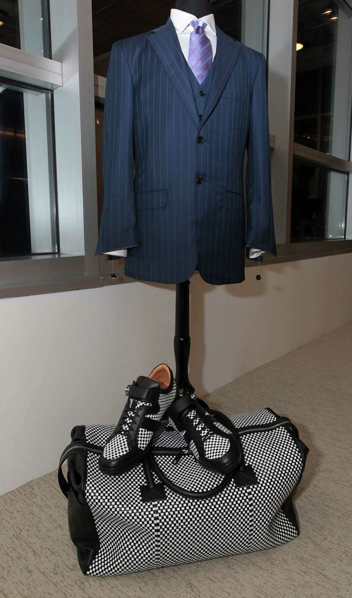 Hakeem Olajuwon's DR34M Line Debuts At Knolls