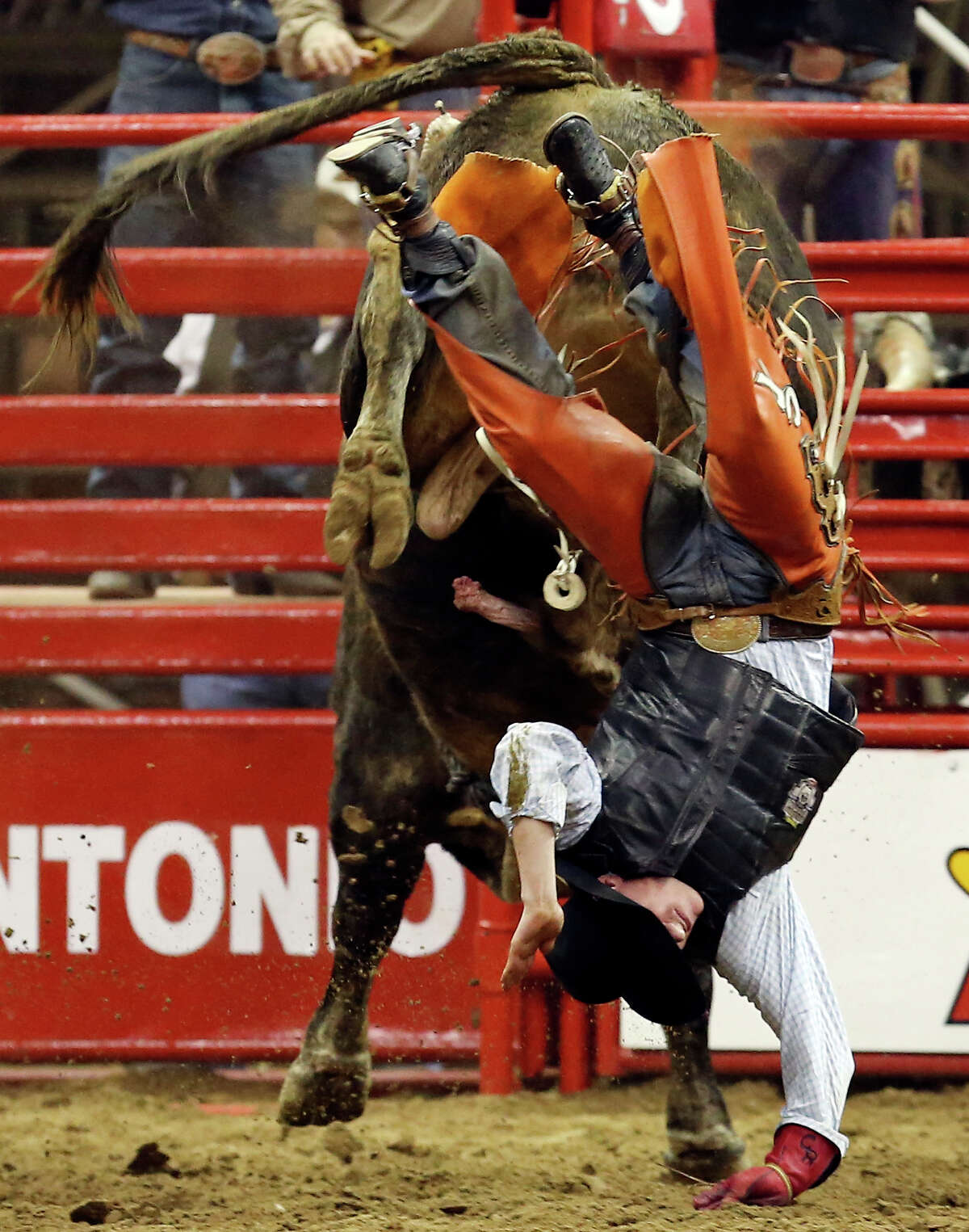 2014 rodeo hopes to break new barriers
