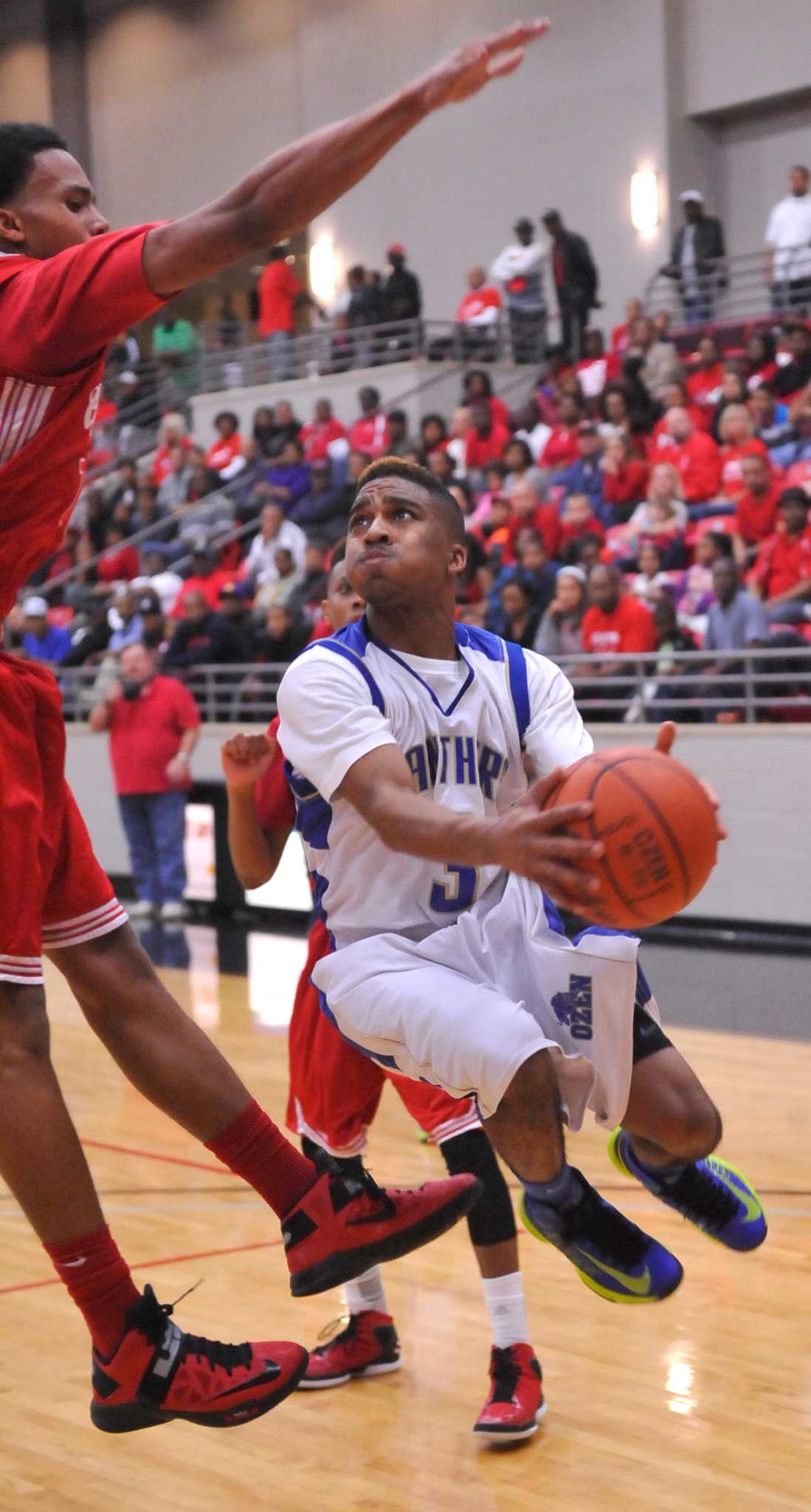 Ozen's season ends in close loss to Crosby