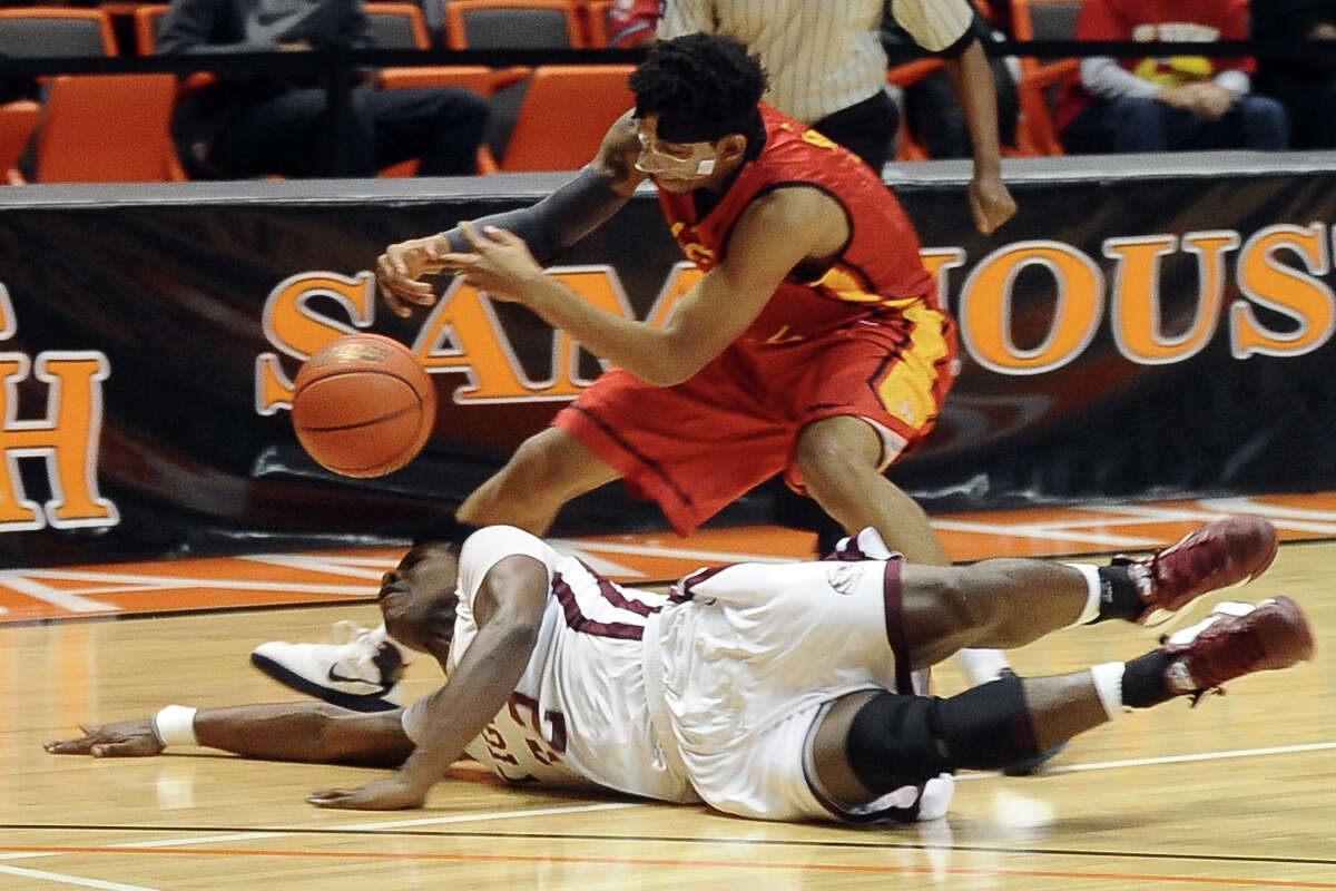 Silsbee falls to No. 1 Yates