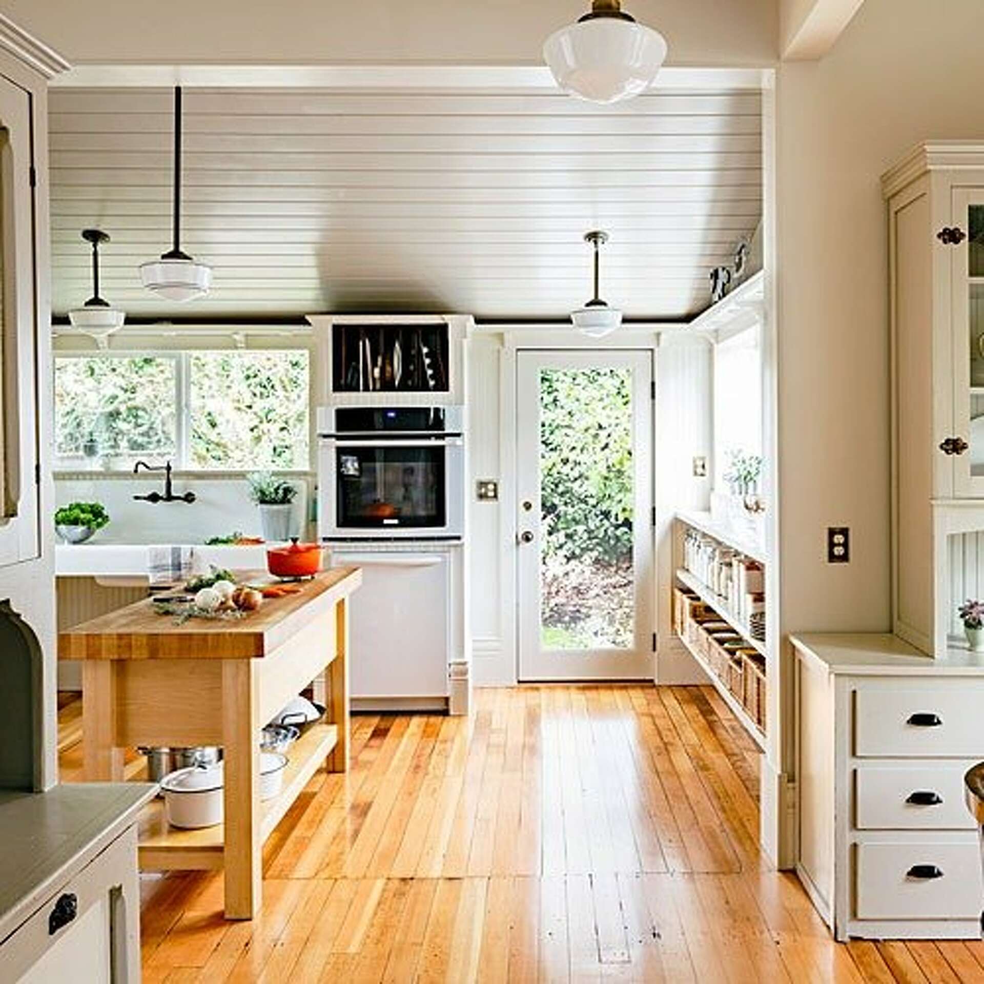Designing a vintage-modern kitchen