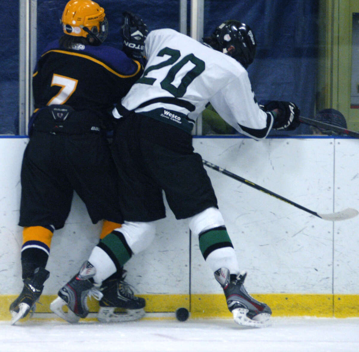 Green Wave ice hockey eyes playoff laurels