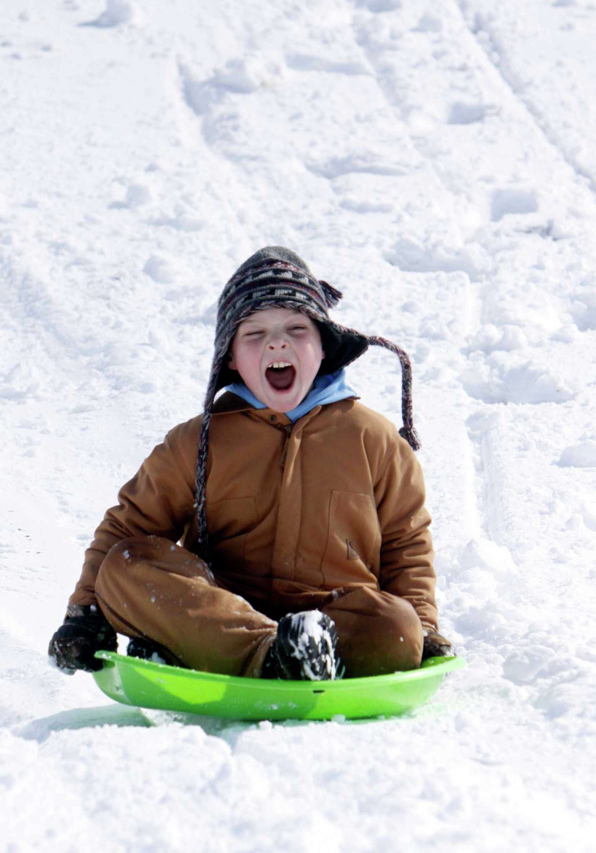 Storm brings deaths, travel problems, power losses