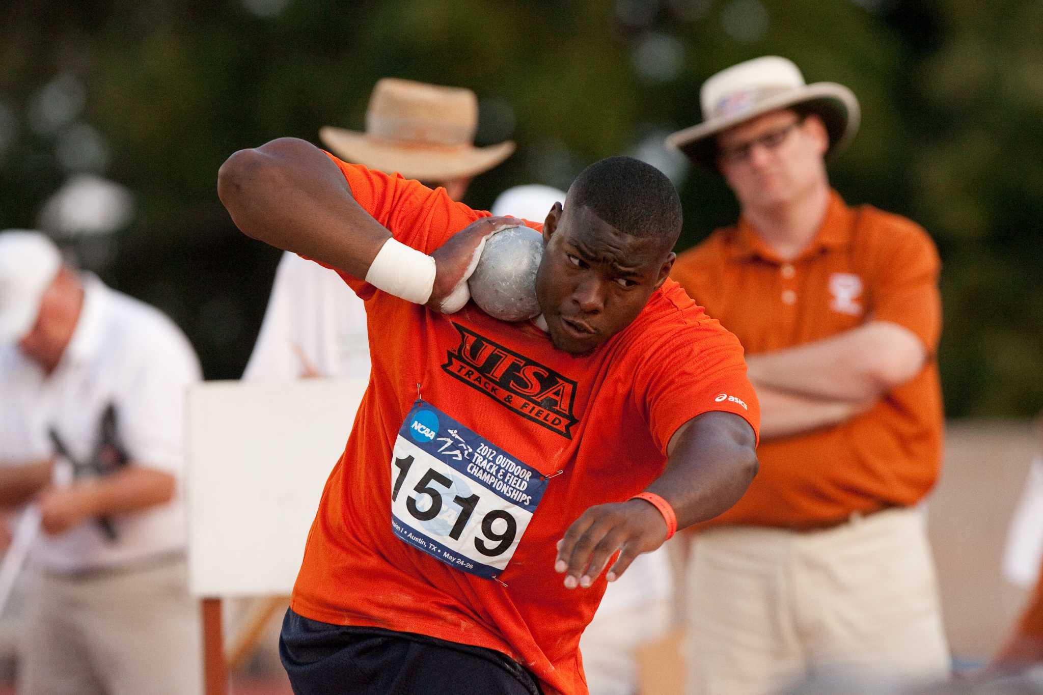 UTSA Insider: Garrett puts himself into shot put race