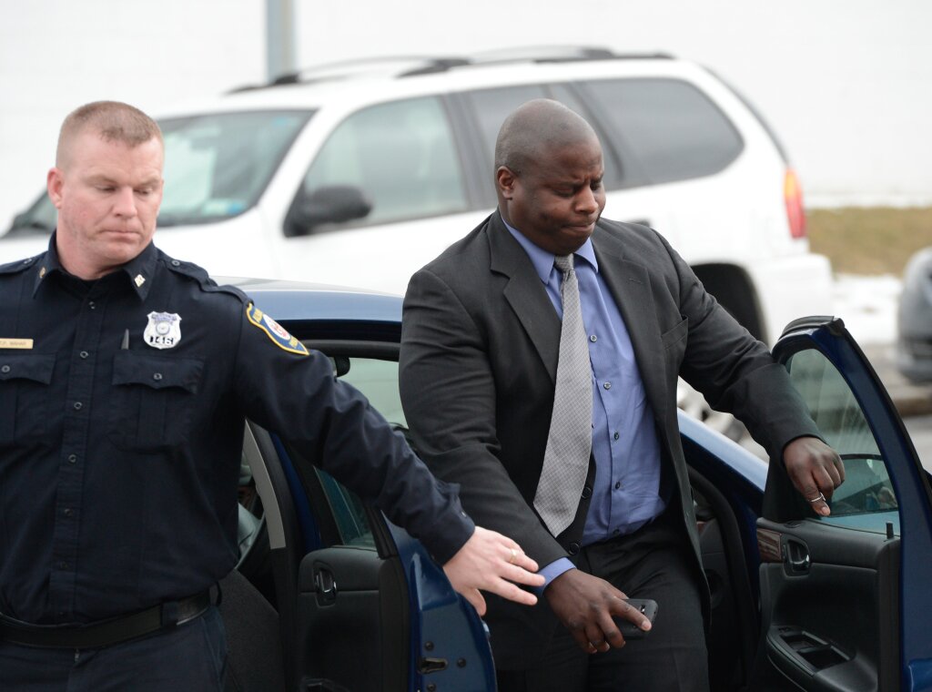 No jail for cop in DWI plea