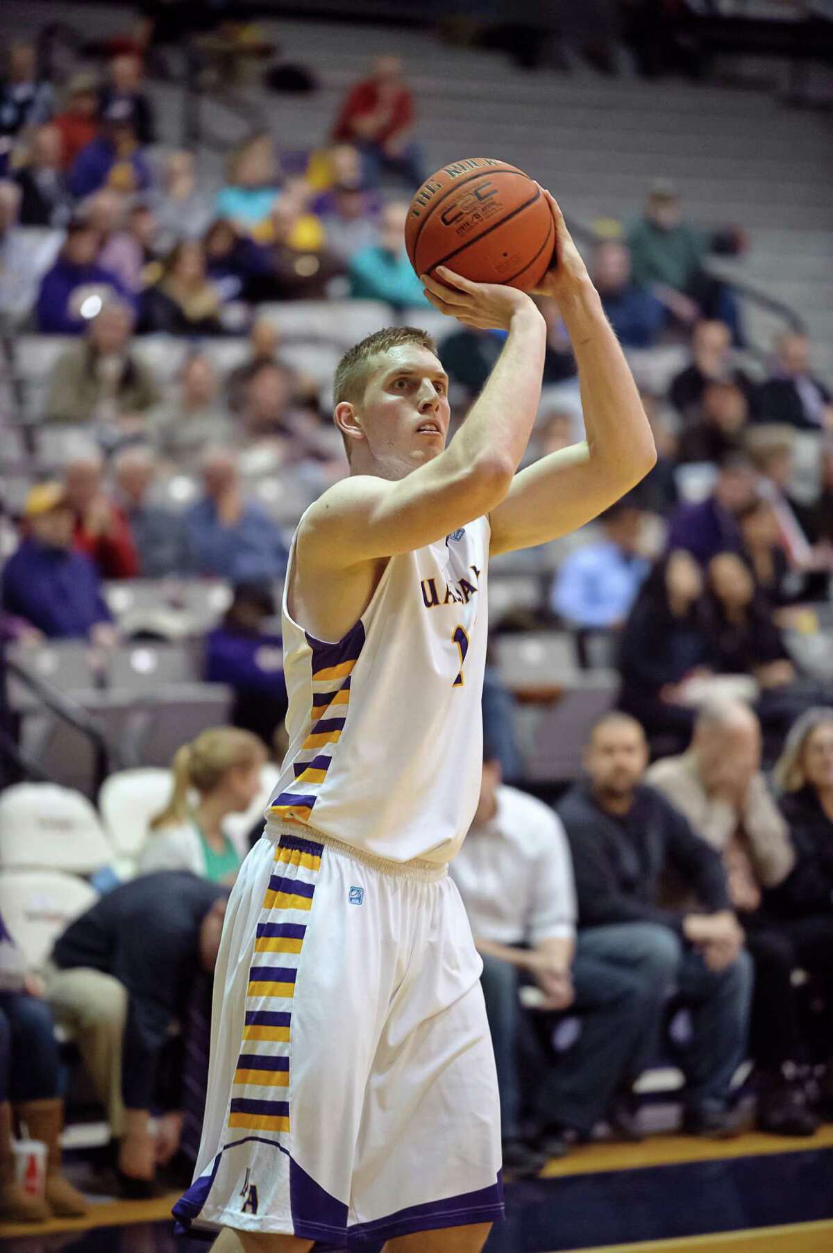 Danes win for seniors