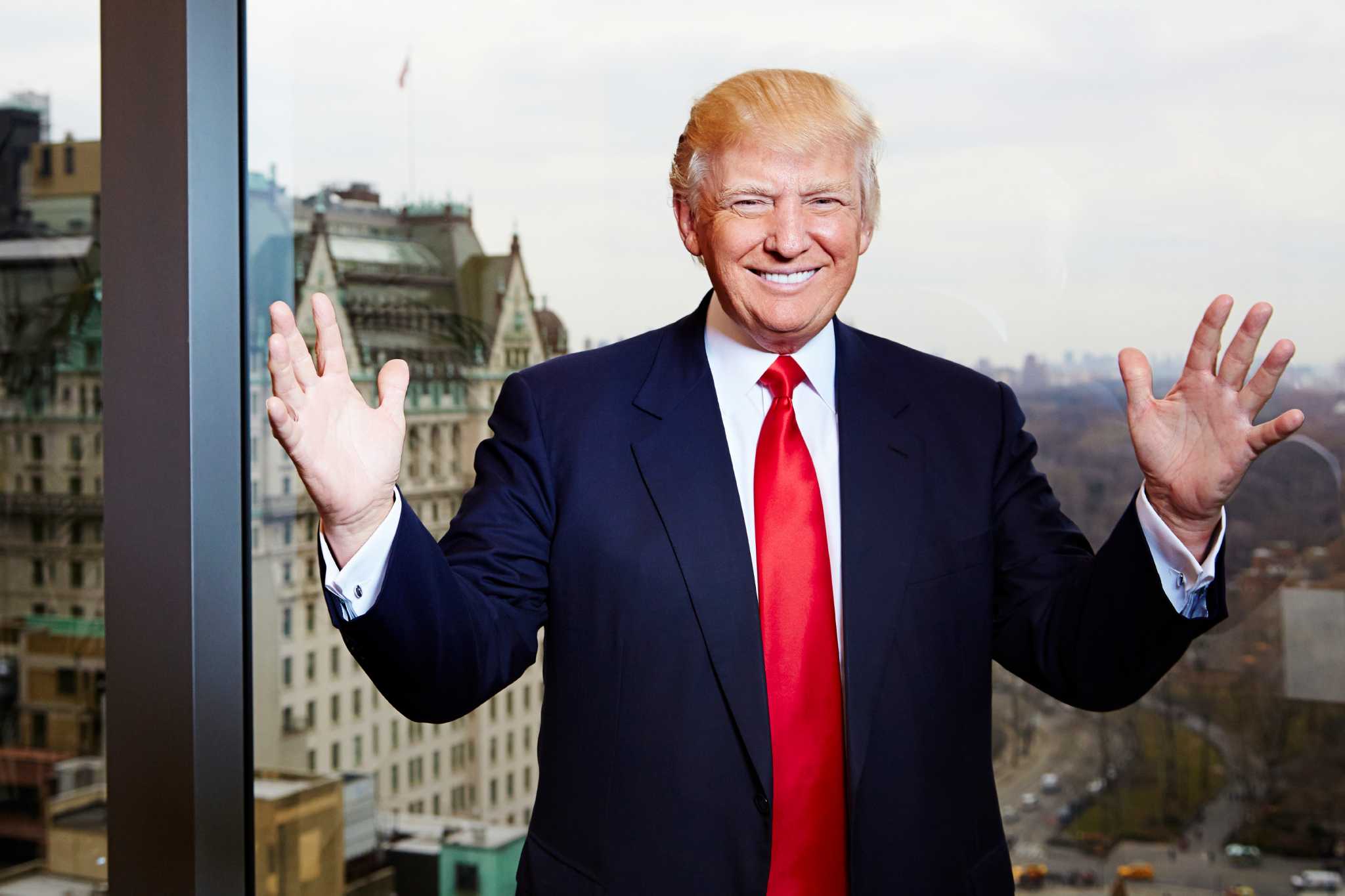Donald Trump returns to the 'Apprentice' boardroom