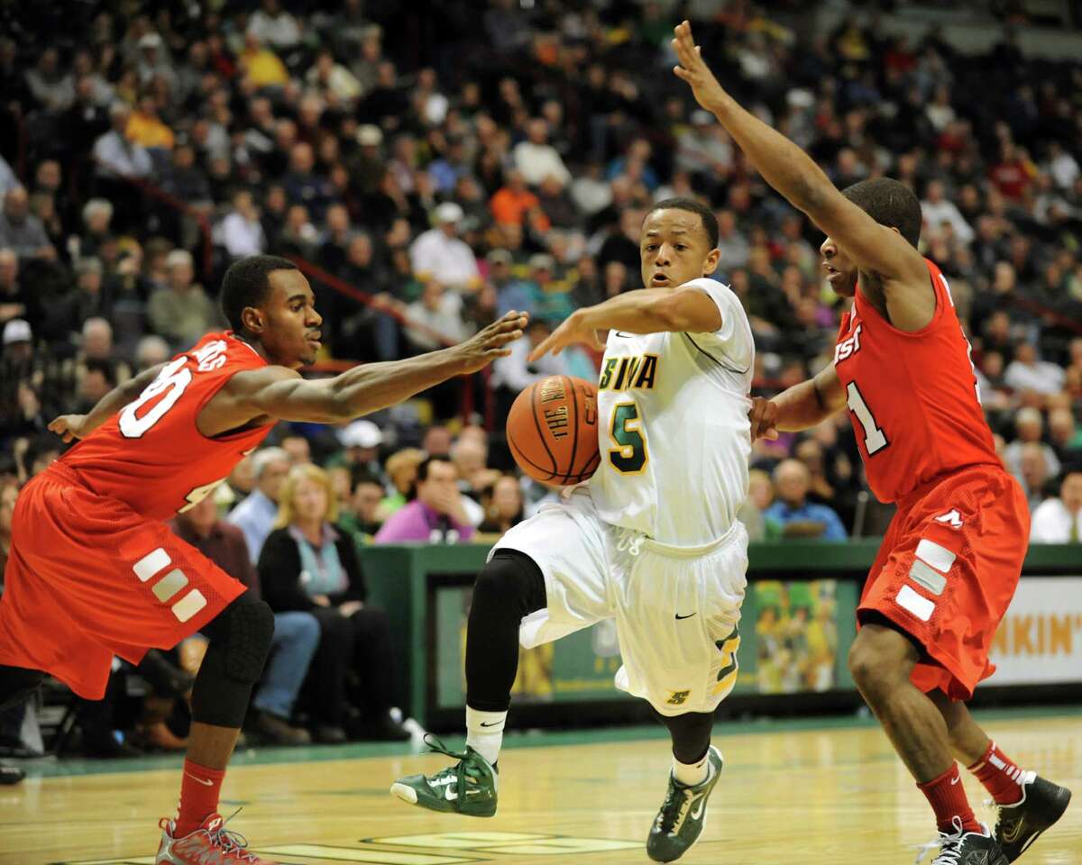 Feast, famine for Siena basketball