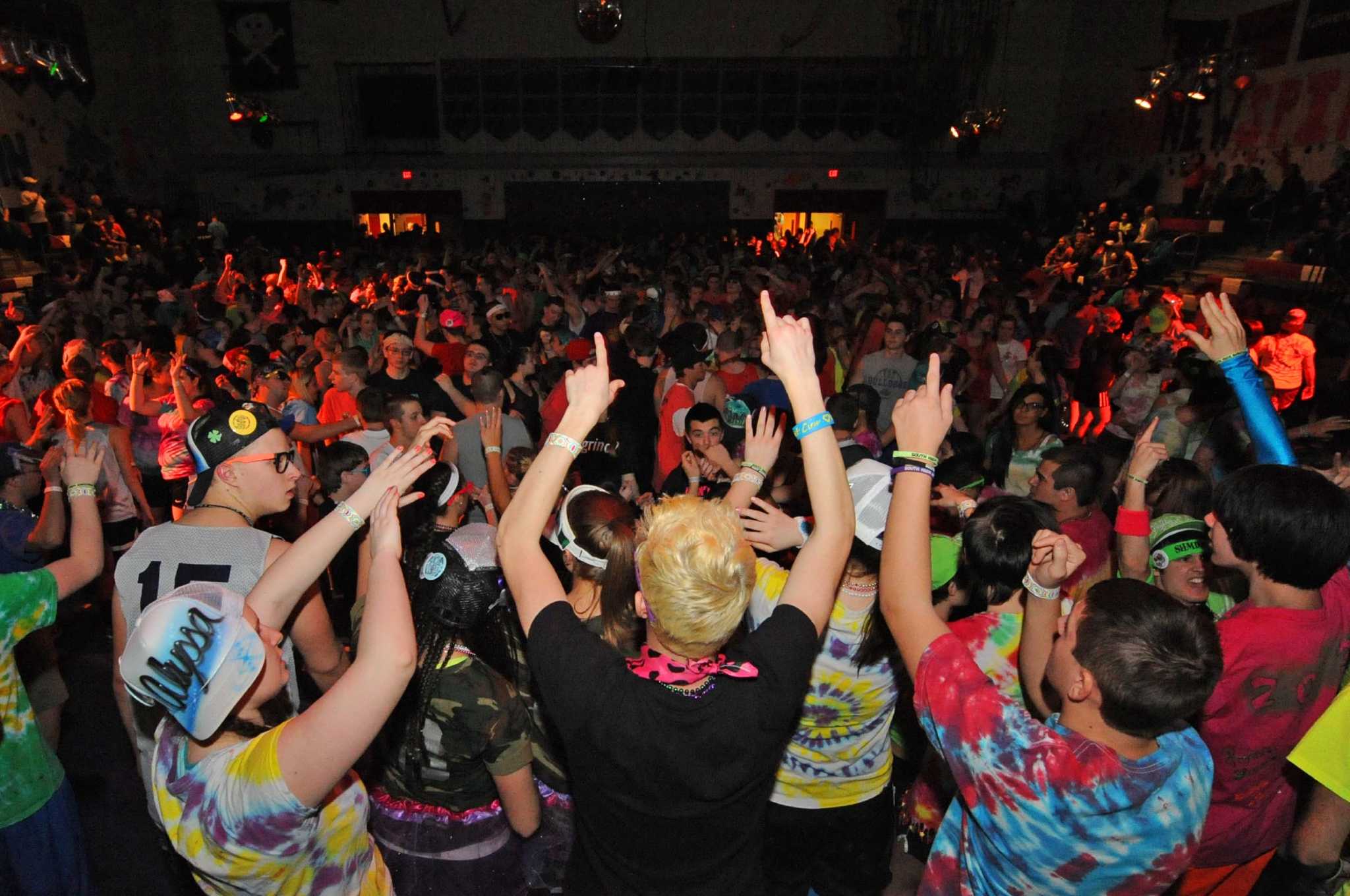 Photos, video: Students dance for a good cause