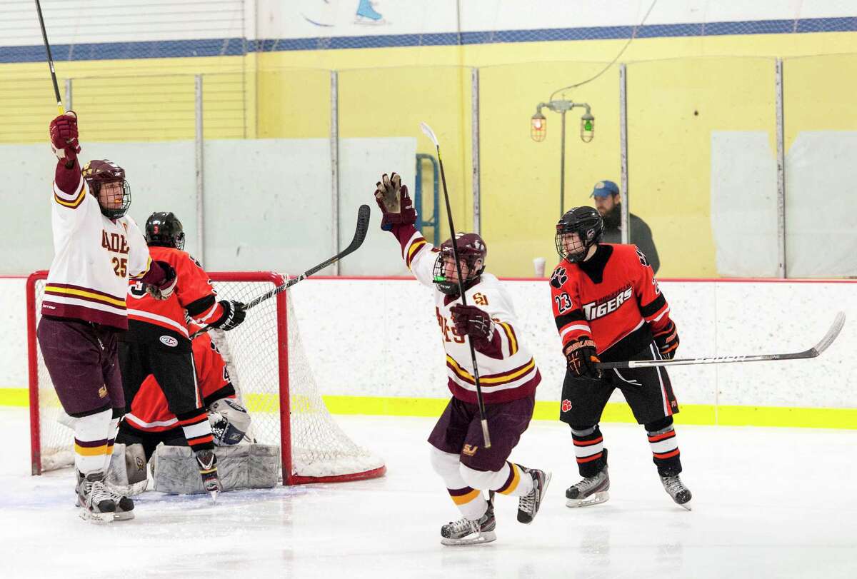 Ridgefield repeats as FCIAC boys hockey champions