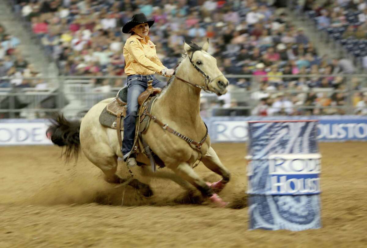 Speedy Pierce has field over a barrel at RodeoHouston