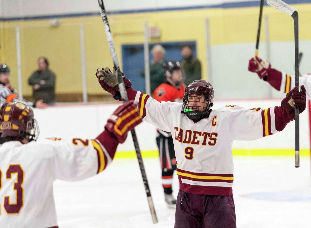 Ridgefield repeats as FCIAC Boys Hockey champs