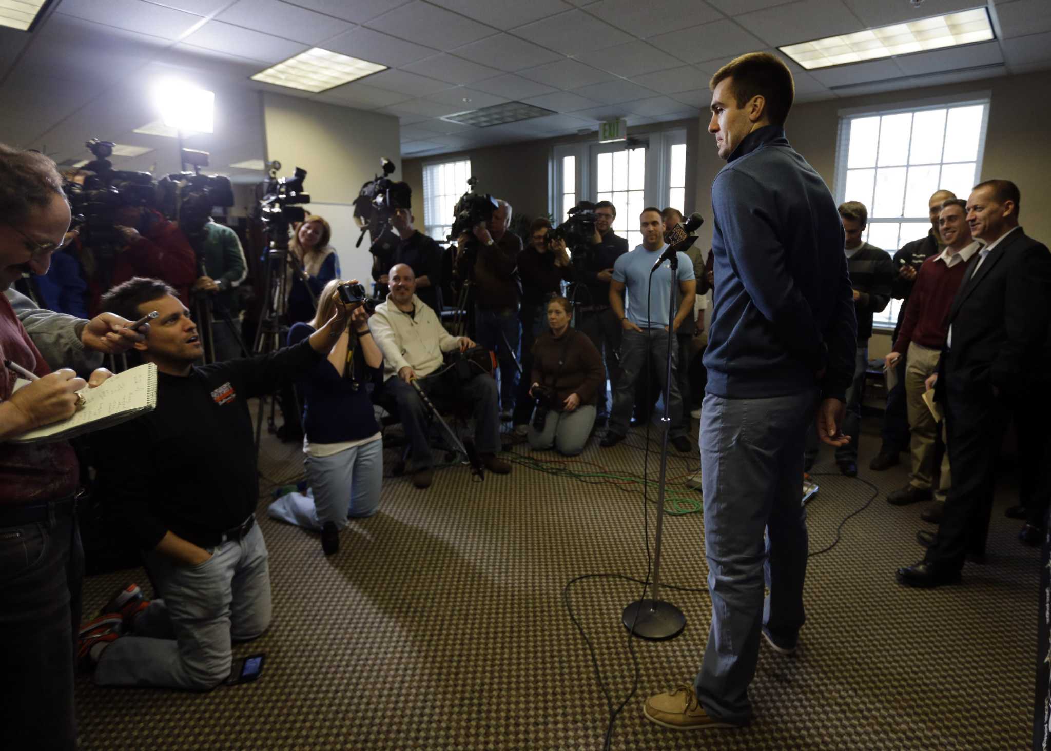 Ravens' Flacco signs richest deal