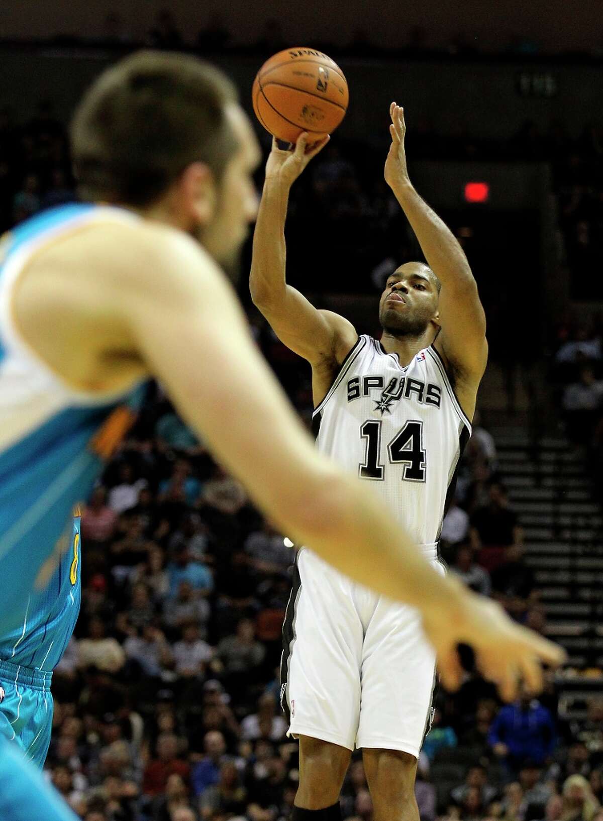 Spurs guard Gary Neal struggling through plantar fasciitis
