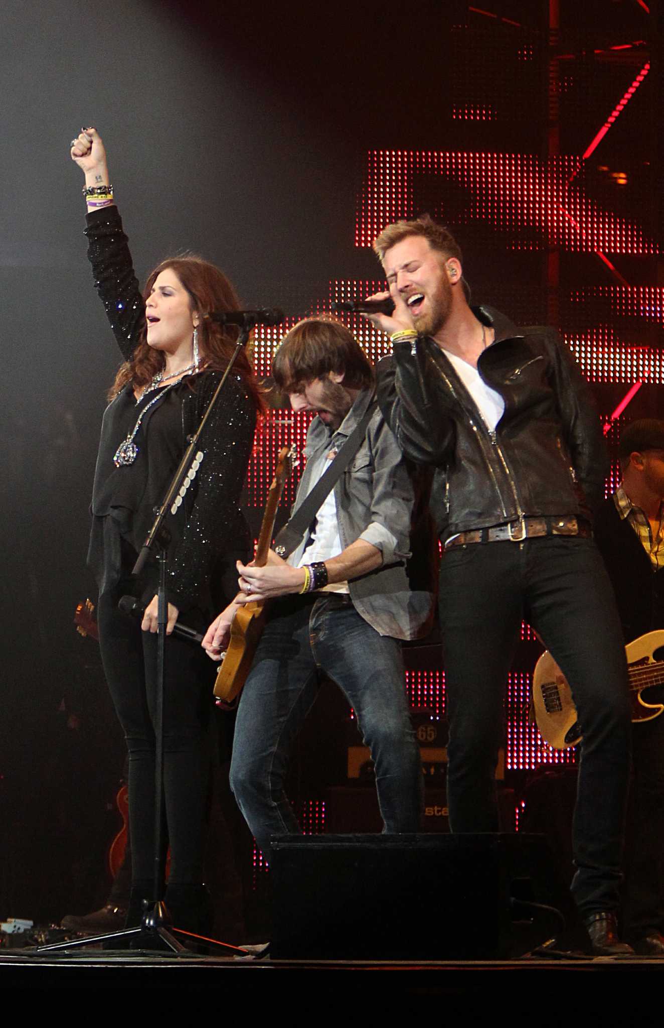 Lady A gets good marks at RodeoHouston