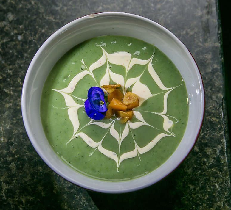 Roxy's Cafe: star chef, eclectic menu